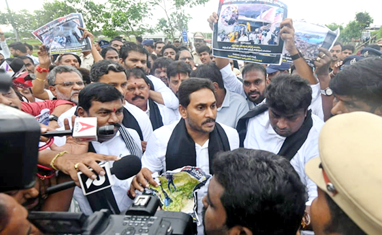 పోలీసుల జులుం ఎల్లకాలం సాగదు: వైఎస్‌ జగన్‌ | YS Jagan Serious On Police ...