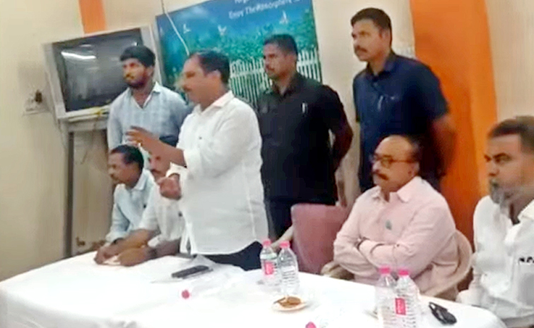 ‘బాబుతో మాట్లాడతా.. పేకాట ఆడిస్తా..’! | TDP MLA Daggupati Venkateswara ... ‘బాబుతో మాట్లాడతా.. పేకాట ఆడిస్తా..’! | TDP MLA Daggupati Venkateswara ...