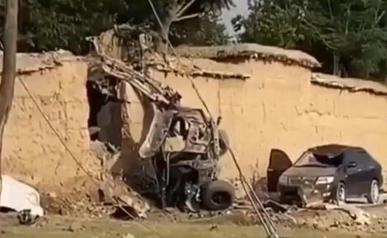 పాక్‌లో కారు బాంబు పేలుడు.. నలుగురు మృతి | Pakistan Former Senator ...