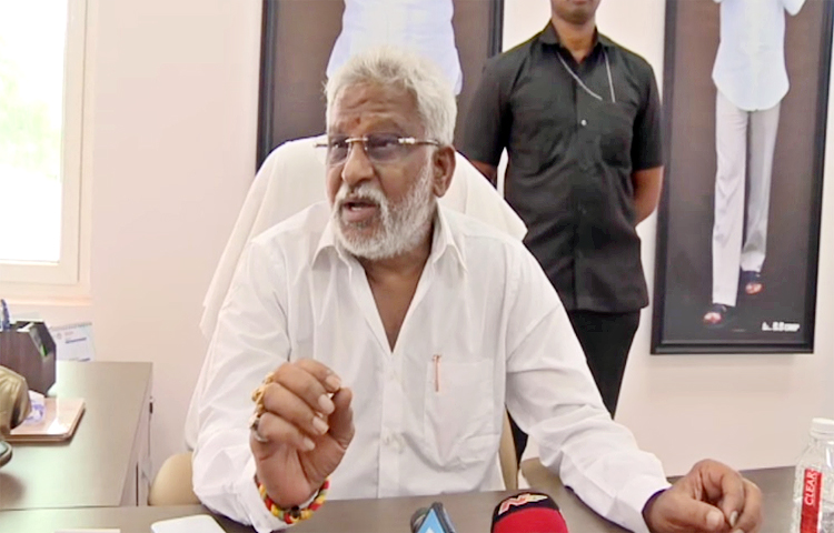 టీడీపీ ప్రలోభాలకు లొంగిపోవొద్దు: వైవీ సుబ్బారెడ్డి | Yv Subba Reddy ...