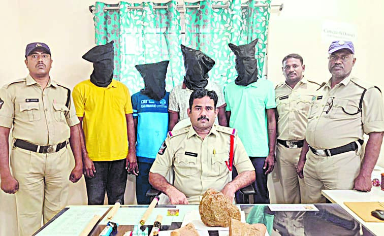 హత్యాయత్నం కేసులో నలుగురి అరెస్ట్‌ | Four arrested in Ajay Kumar Reddy ...
