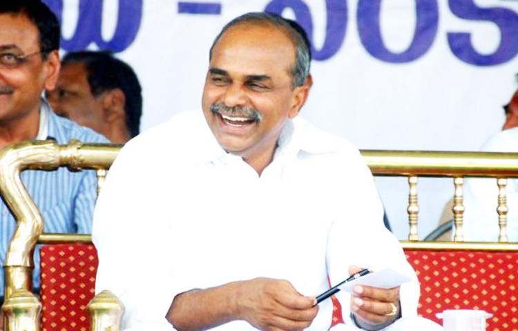 చెప్పింది చేసిన అరుదైన నేత | Sakshi Guest Column Special Story On YS ...