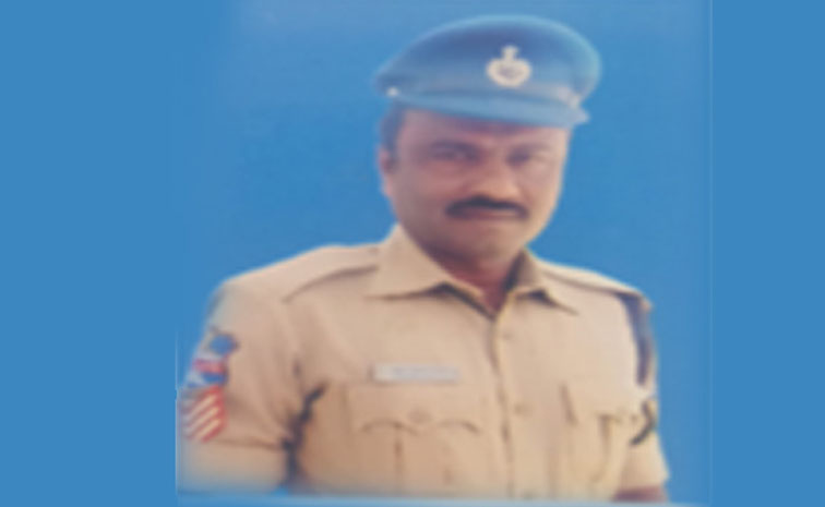తెలంగాణ హెడ్‌కానిస్టేబుల్‌కు రాష్ట్రపతి గ్యాలంటరీ అవార్డ్‌ | Meet Head ...