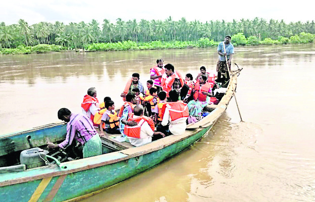 వీడని ముంపు | - | Sakshi