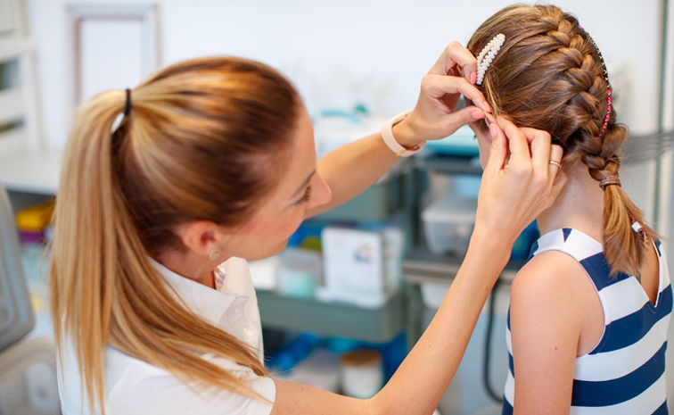 చెవి రింగులతో ర్యాష్‌ వస్తోందా? | Getting a rash with earrings? Check ...