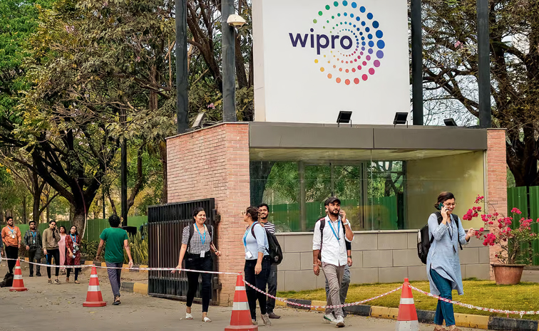 ఐటీ ఉద్యోగార్థులకు విప్రో గుడ్‌న్యూస్‌ | Wipro Plans to Hire 12000 In ...