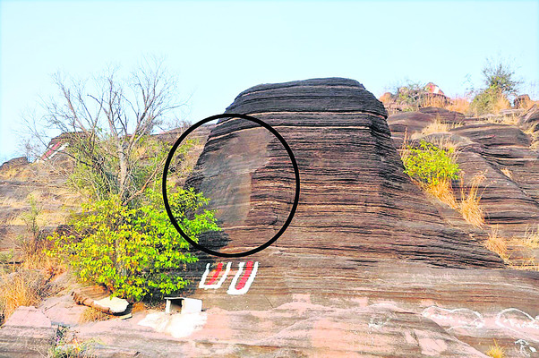 గుట్టుగా గుప్తనిధుల వేట | - | Sakshi
