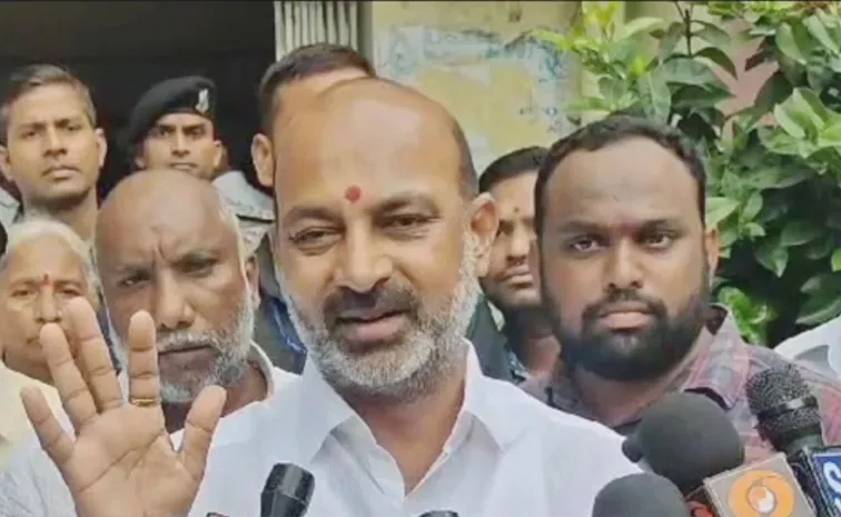 కేటీఆర్‌పై బండిసంజయ్‌ ఫైర్‌ | Minister Bandi Sanjay Hot Comments On Ktr ...