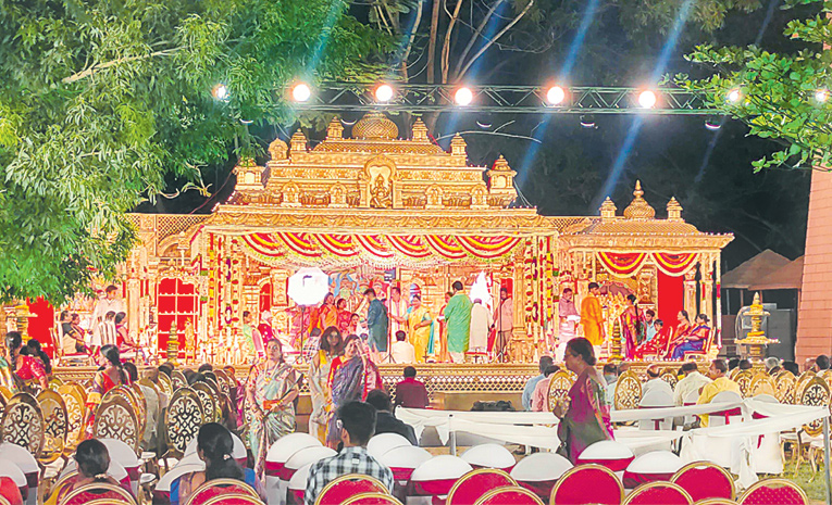 హ్యాపీ వెడ్డింగ్‌.. నగరంలో పెళ్లి సందడి మొదలు | Subha Muhurtham Dates ...