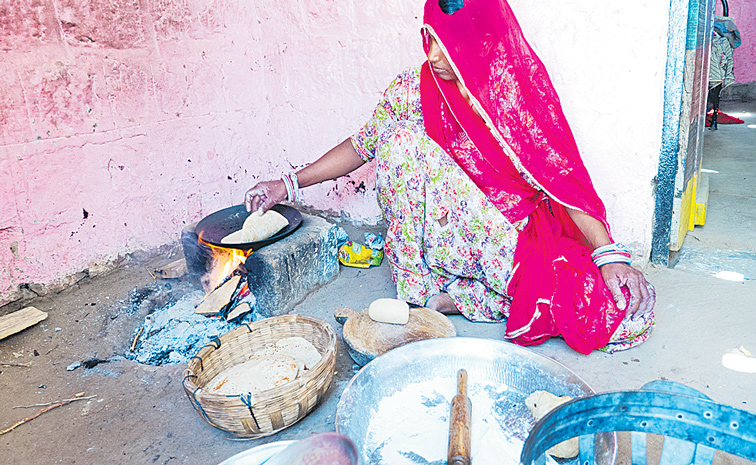 Thota Jyothi Rani: పేదరికం దేశాన్ని వదలని రుగ్మత | Global Hunger Index ...