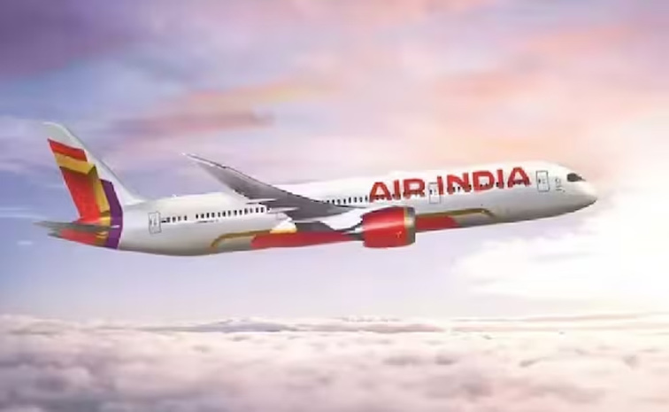 విమానాలకు ఉత్తుత్తి బాంబు బెదిరింపులు | Air India AI129 Flight From ...