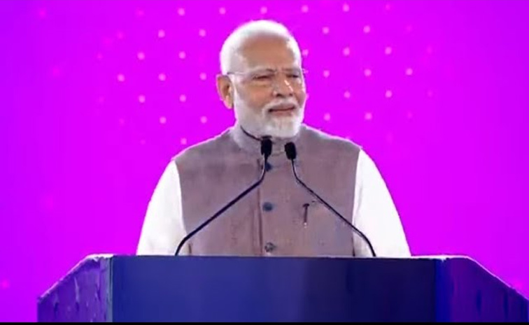 ప్రపంచానికి భారత్‌ ఆశాకిరణం | India emerging as a ray of hope for the ...