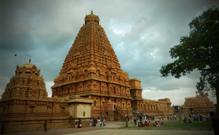 అత్యంత అరుదైన వరుణదేవుడి ఆలయం..! | Shri Varun Dev Mandir Karachi ...