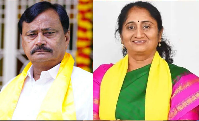 మంత్రి వర్సెస్‌ ఎంపీ | Penukonda TDP Leaders B K Parthasarathi VS Savitha | Sakshi