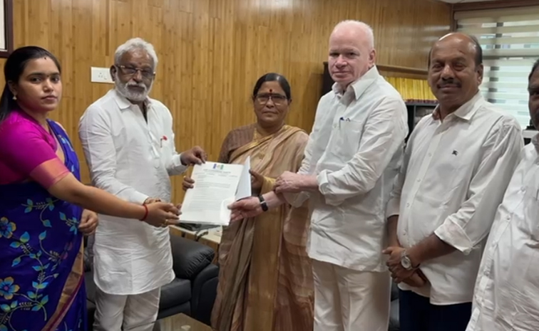 ‘డీజీపీ పట్టించుకోవట్లేదు’.. NHRCలో వైఎస్సార్‌సీపీ ఫిర్యాదు | Social Media Arrests: YSRCP ...