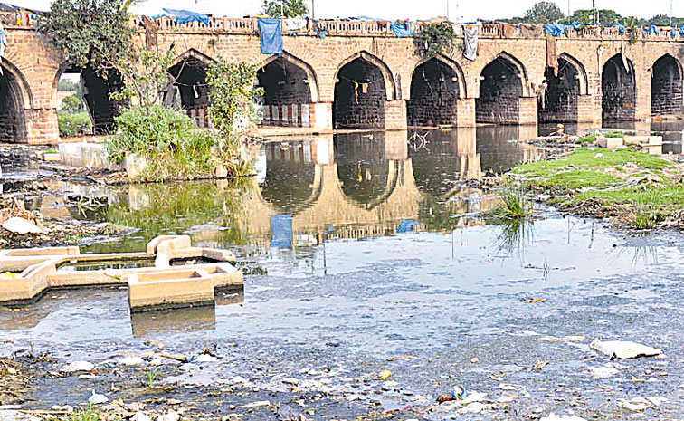 మూసీ ప్రక్షాళన జరగాల్సిందే... మానవీయంగా! | hyderabad musi river ...