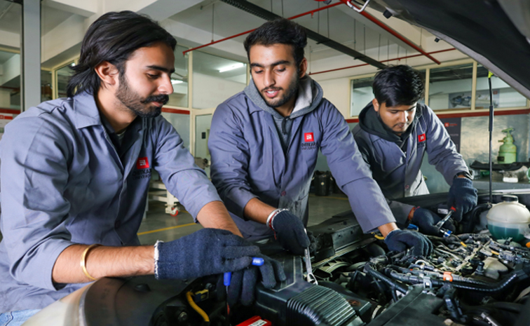 త్వరలో 7,000 మందికి జాబ్‌ కట్‌! ఎక్కడంటే.. | Bosch to lay off 7,000 ...