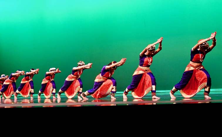 అమెరికాలో ... శాస్త్రీయ నృత్య రూపకంగా దుర్యోధనుడు | Louis Draws Ancient ...