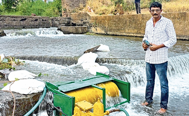విద్యుత్‌ లేకుండా వాగు నీటిని ఎత్తిపోసే హైడ్రో లిఫ్ట్‌! | A hydro lift ...