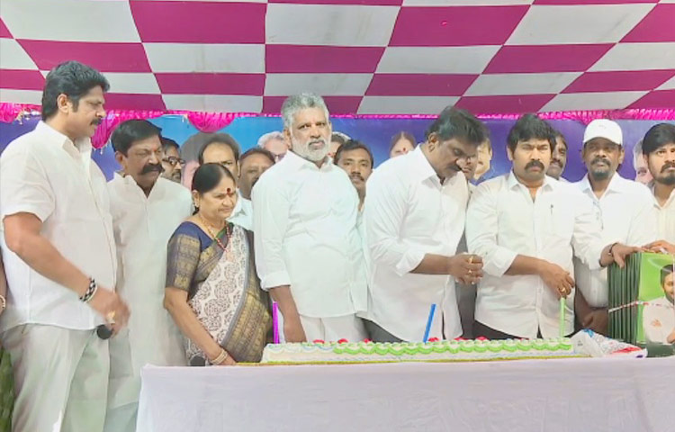 వైఎస్‌ జగన్‌ పేదల పక్షపాతి, సంక్షేమ సారథి: చెవిరెడ్డి భాస్కర్‌ రెడ్డి ...