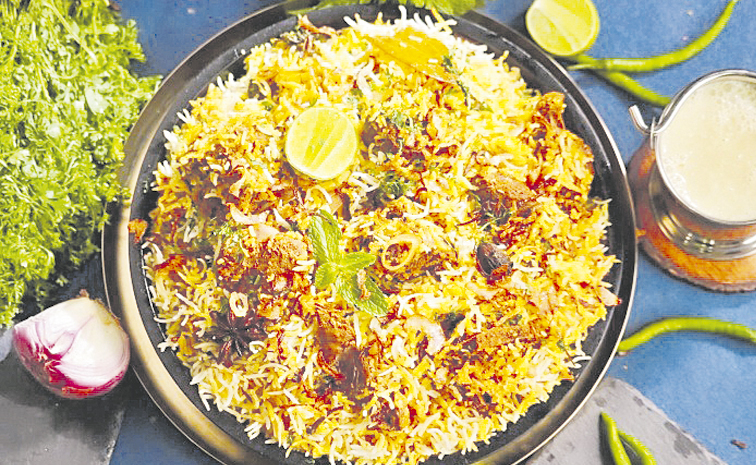 బిర్యానీయే బాస్‌! | Biryani remains top of charts as India favourite ...