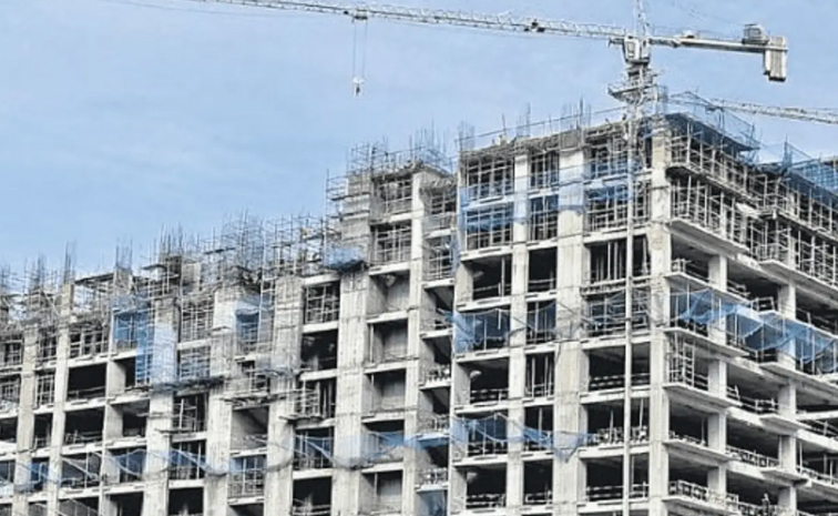 హైదరాబాద్‌లో లక్ష ఇళ్లు @సేల్‌! | Hyderabad tops residential real ...