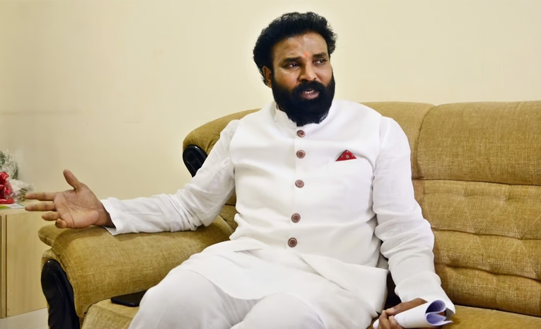 బీజేపీ నాకు తల్లిలాంటిది.. మారే ఆలోచన లేదు | More Rift In Karnataka BJP ...