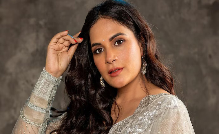 'మహిళల జీవితాల గురించి మీకేం తెలుసు?'.. హీరామండి హీరోయిన్‌ ఫైర్ | Richa ...