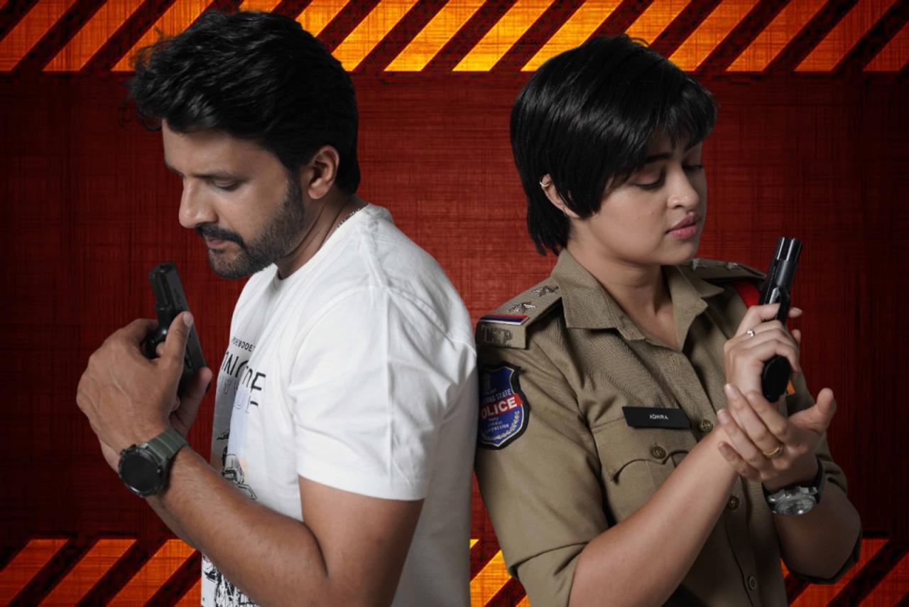 అప్సర రాణి 'బ్లడ్ రోజస్' ఫస్ట్ లుక్ రిలీజ్ | Apsara Rani Blood Roses ...