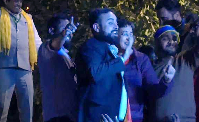 ‘ఆప్‌’ ఓడినా అతిషి డ్యాన్సులేంటి..? స్వాతి మలివాల్‌ పోస్టు వైరల్‌ | Mp ...