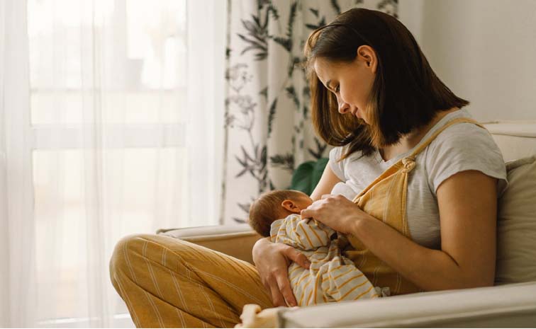 తల్లి పాలతో మెదడు మెరుగ్గా! | Breastfeeding: Feeding Your Newborn ...