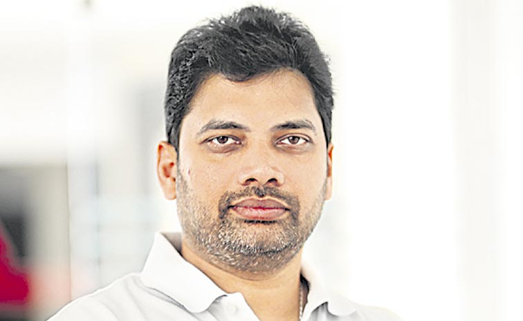 హీరో లేడీ గెటప్‌ వేస్తే హిట్టే: నిర్మాత సాహు గారపాటి | Producer Sahu ...