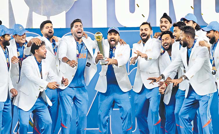 వైట్‌ జాకెట్స్‌... ఈ ‘చాంపియన్స్‌’కే ఎందుకు! | Exclusive white jackets ...