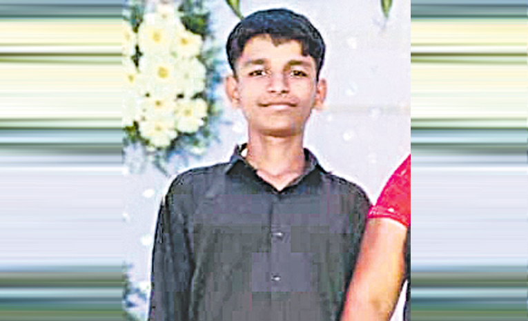 పౌర్ణమి రోజు రాత్రి నాకు రెక్కలు వస్తాయి..? | 9th Class Student Missing Case | Sakshi