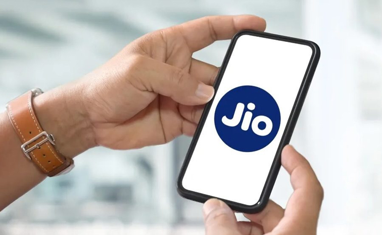 జియో కొత్త ప్లాన్.. 336 రోజుల వ్యాలిడిటీ | Jio Rs 895 Plan 11 Months Unlimited Calls | Sakshi