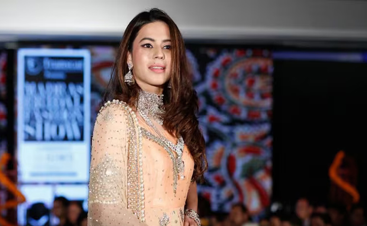 అక్రమ బంగారంతో దొరికిపోయిన హీరోయిన్‌.. ఏకంగా డీజీపీ కూతురేనట! | Kannada ...