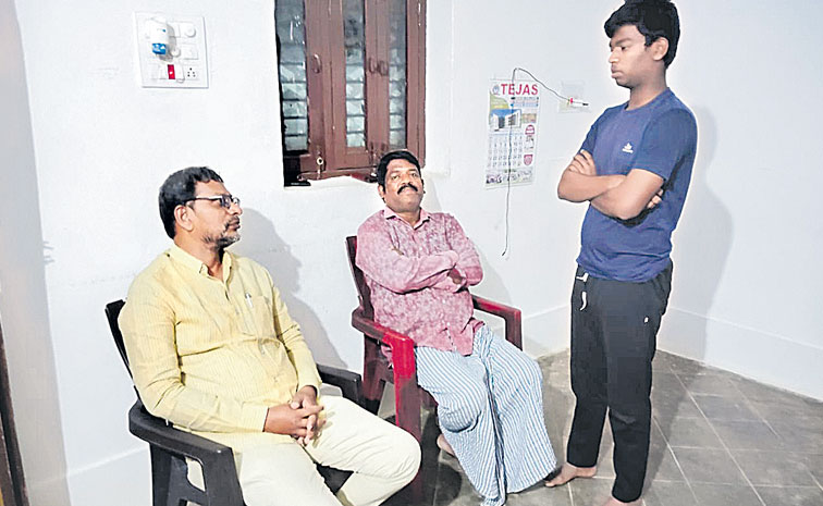 ఇలాంటి టీచ‌ర్‌.. స్కూల్‌కి ఒక్క‌రుంటే చాలు.. | kamareddy govt school ...