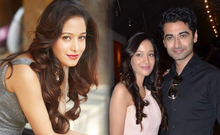 ఆడవాళ్లు కనిపిస్తే వదలడు.. అలాంటి నటుడితో నన్ను..: టాలీవుడ్‌ హీరోయిన్ ...