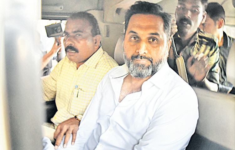 రాజ్‌ కేసిరెడ్డికి రిమాండ్‌ | Raj Kasireddy Remanded For 14 Days By ACB ...