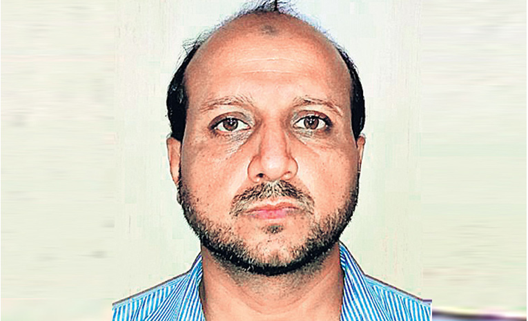 ఇక్రమ్‌.. ఇంకా ఇక్కడే! | Pakistani Mohammad Usman Ikram In Hyderabad | Sakshi