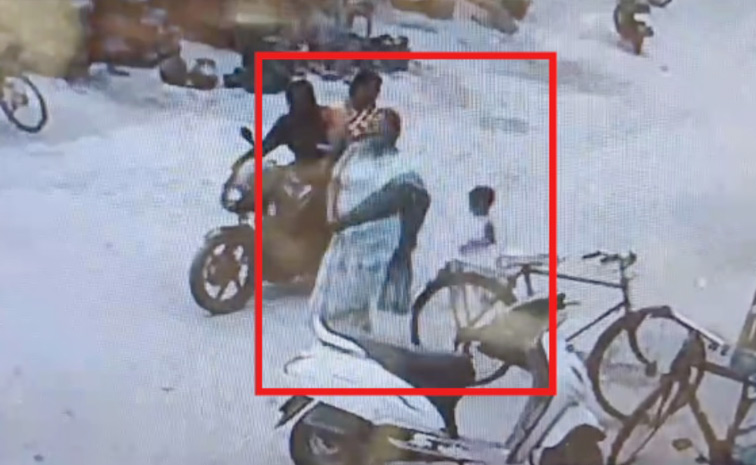 కిడ్నాప్‌కు గురైన నాలుగేళ్ల చిన్నారి క్షేమం | Anakapalli: police rescue ...