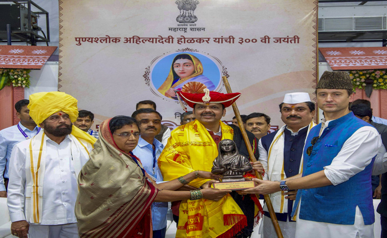 వెండితెరపైకి అహల్యా బాయి హోల్కర్‌ జీవితం | Maharashtra Govt Announces ...