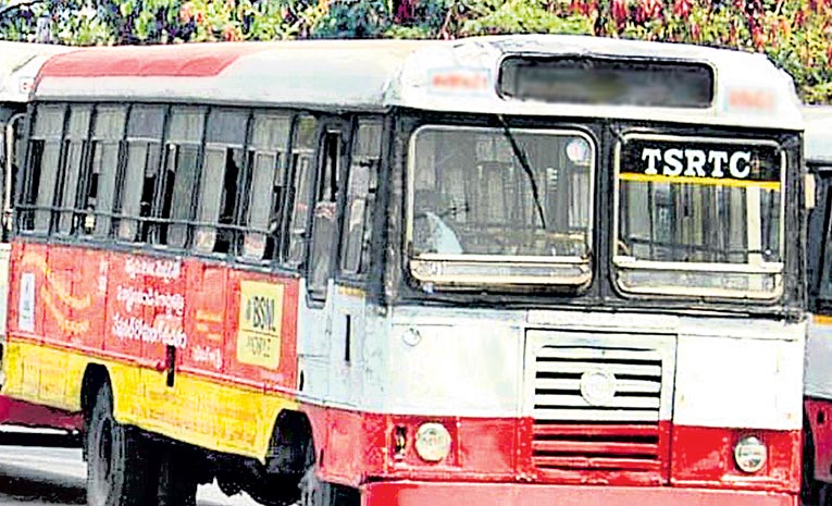 పడకేసిన ప్రతిపాదన! | Vanasthalipuram Bus Terminal | Sakshi