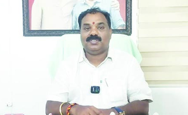 రెచ్చిపోయిన జనసేన ఎమ్మెల్యే.. | Jana Sena Mla Bathula Balaramakrishna Overaction | Sakshi