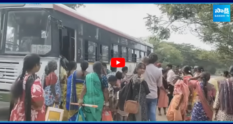బస్సులో వాసనకి పరుగో పరుగు.. | Jangaon Bus Incident Garam Garam ...