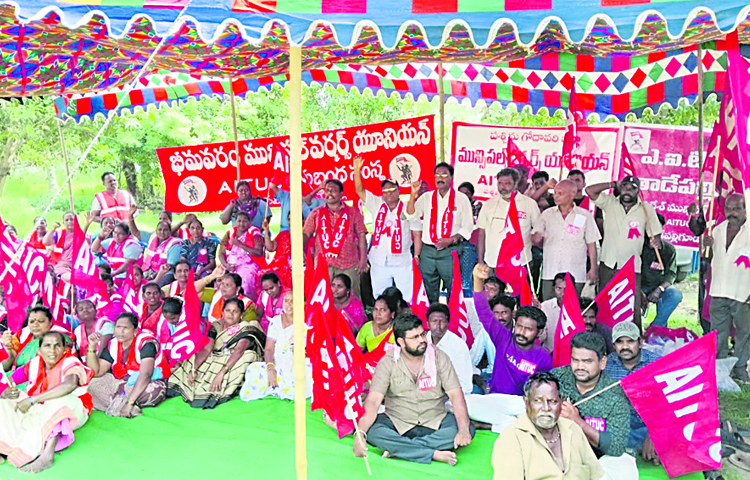 అ‘సమ్మె’తి గళం | Municipal engineering workers to go on strike from ...