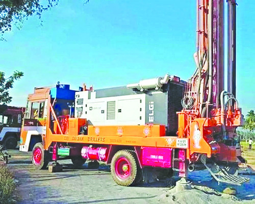 బోరు వేయడానికి అనుమతి తప్పనిసరి | - | Sakshi