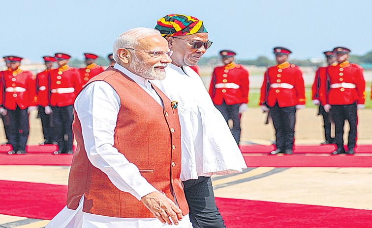 ఘనాలో ప్రధాని మోదీకి ఘన స్వాగతం | PM Narendra Modi Visits Ghana To Meet ...