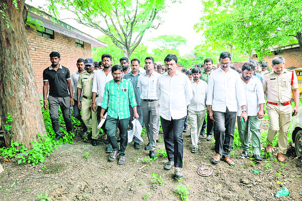 సమీకృత భవనాలకు లైన్‌ క్లియర్‌! | - | Sakshi