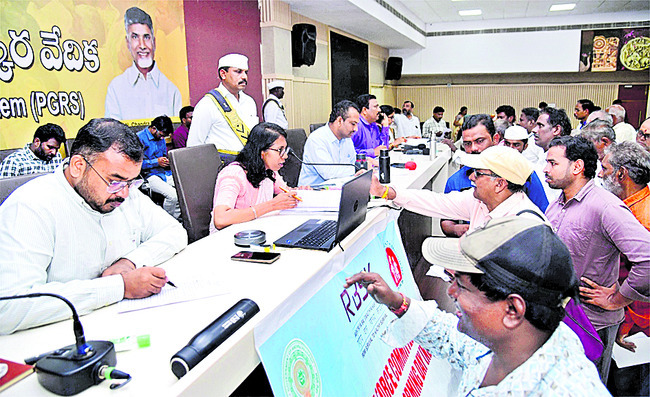 కోర్టు పరిధి సమస్యలు అక్కడే తేల్చుకోండి | - | Sakshi
